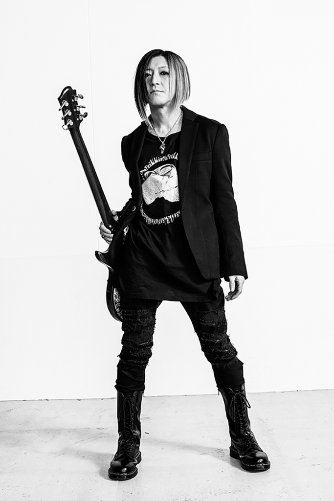 GLAY・HISASHI、『あれ？何でだろう「彼女のModern…」で泣いてる』B’z配信ライブ終了後に | Bz-Biz（ビズビズ）